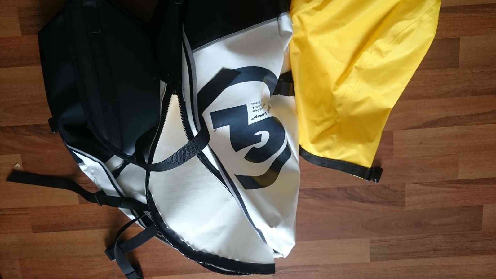 Giant Loop Coyote Saddle Bag - Moto-Mania